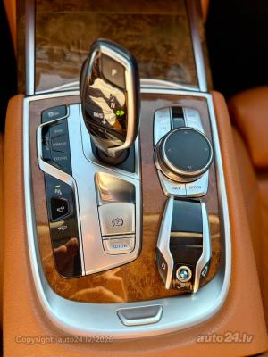 Melns BMW 7 Series 2016 Tallina, ar dzinēja tilpumu 3.00 L un nobraukumu 229 tūkst. km par 23900 €, foto 19 vietnē AUTOMOTO.COM.LV