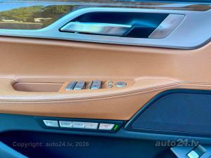 Melns BMW 7 Series 2016 Tallina, ar dzinēja tilpumu 3.00 L un nobraukumu 229 tūkst. km par 23900 €, foto 25 vietnē AUTOMOTO.COM.LV