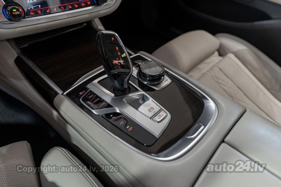 Black BMW 7 Series 2016 in Tallinn, with an engine capacity of 2.99 L and mileage of 120 thousand km for 32990 €, photo 12 on AUTOMOTO.COM.LV