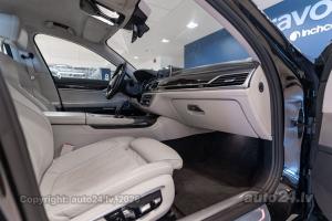 Black BMW 7 Series 2016 in Tallinn, with an engine capacity of 2.99 L and mileage of 120 thousand km for 32990 €, photo 16 on AUTOMOTO.COM.LV