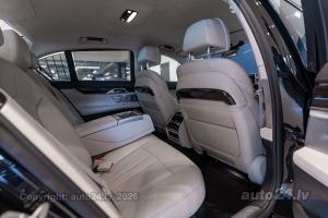 Black BMW 7 Series 2016 in Tallinn, with an engine capacity of 2.99 L and mileage of 120 thousand km for 32990 €, photo 17 on AUTOMOTO.COM.LV