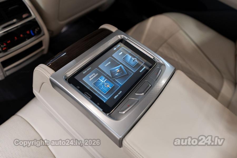 Black BMW 7 Series 2016 in Tallinn, with an engine capacity of 2.99 L and mileage of 120 thousand km for 32990 €, photo 18 on AUTOMOTO.COM.LV
