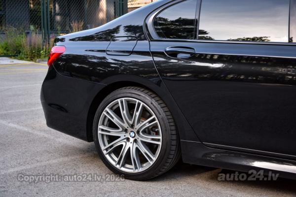 Black BMW 7 Series 2016 in Tallinn, with an engine capacity of 3.00 L and mileage of 228 thousand km for 29500 €, photo 7 on AUTOMOTO.COM.LV
