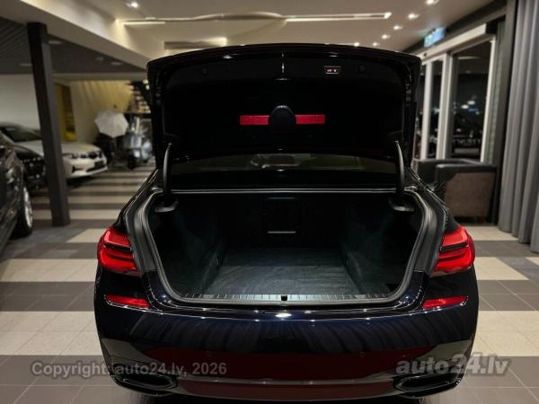 Black BMW 7 Series 2017 in Riga, with an engine capacity of 3.00 L and mileage of 144 thousand km for 32900 €, photo 7 on AUTOMOTO.COM.LV