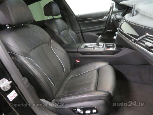 Black BMW 7 Series 2017 in Tallinn, with an engine capacity of 3.00 L and mileage of 138 thousand km for 21900 €, photo 4 on AUTOMOTO.COM.LV