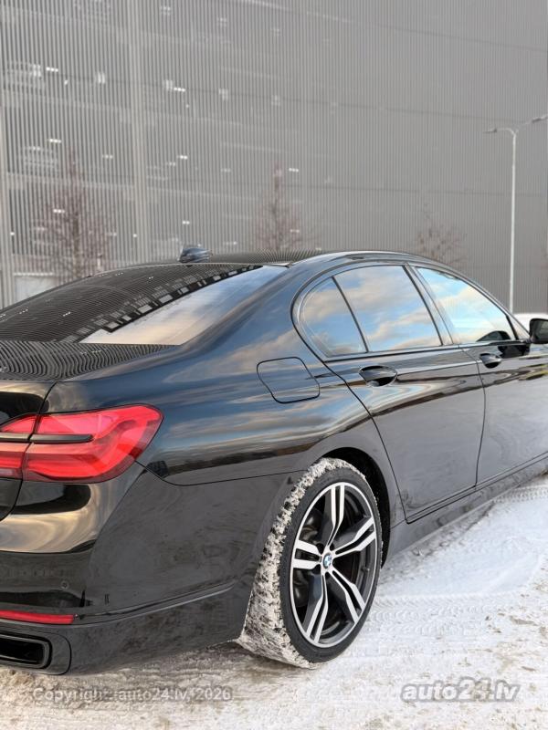 Black BMW 7 Series 2017 in Tallinn, with an engine capacity of 3.00 L and mileage of 160 thousand km for 28000 €, photo 8 on AUTOMOTO.COM.LV