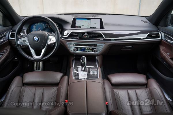 Black BMW 7 Series 2017 in Tallinn, with an engine capacity of 3.00 L and mileage of 130 thousand km for 30900 €, photo 10 on AUTOMOTO.COM.LV