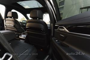 Melns BMW 7 Series 2017 Tartu, ar dzinēja tilpumu 3.00 L un nobraukumu 139 tūkst. km par 28900 €, foto 23 vietnē AUTOMOTO.COM.LV