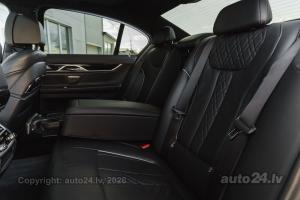 Melns BMW 7 Series 2017 Tartu, ar dzinēja tilpumu 3.00 L un nobraukumu 139 tūkst. km par 28900 €, foto 25 vietnē AUTOMOTO.COM.LV