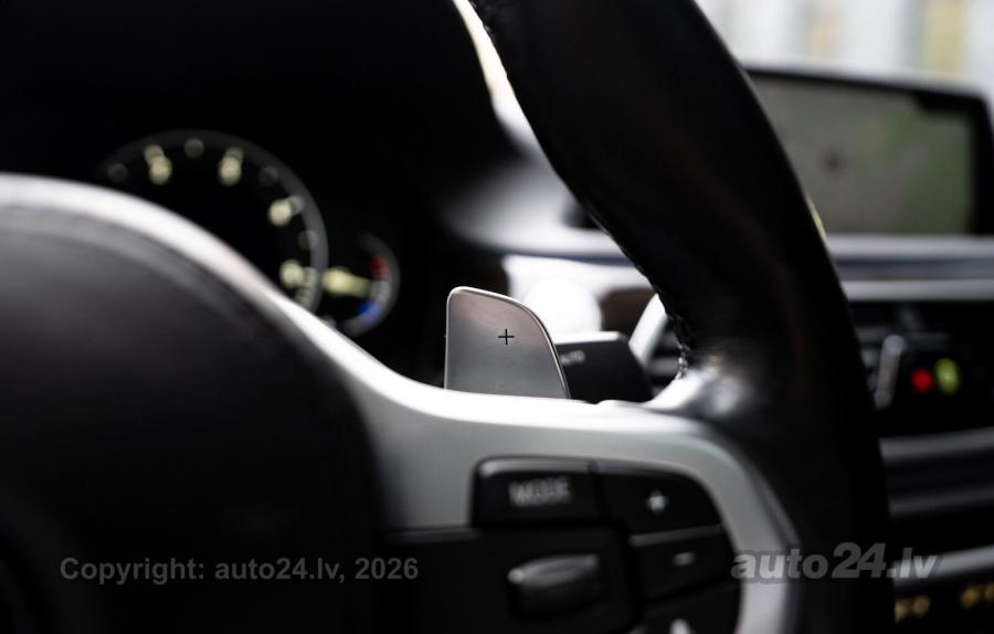 Melns BMW 7 Series 2017 Tallina, ar dzinēja tilpumu 3.00 L un nobraukumu 111 tūkst. km par 32000 €, foto 18 vietnē AUTOMOTO.COM.LV