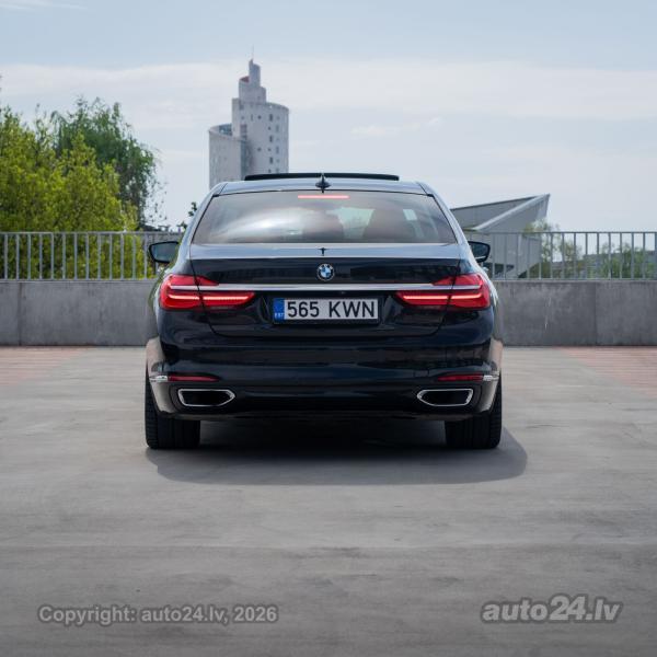 Black BMW 7 Series 2017 in Tallinn, with an engine capacity of 2.00 L and mileage of 217 thousand km for 25500 €, photo 2 on AUTOMOTO.COM.LV