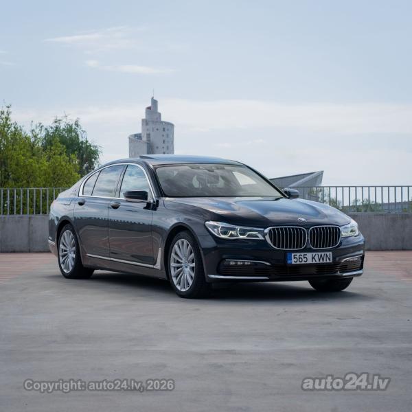 Black BMW 7 Series 2017 in Tallinn, with an engine capacity of 2.00 L and mileage of 217 thousand km for 25500 €, photo 3 on AUTOMOTO.COM.LV