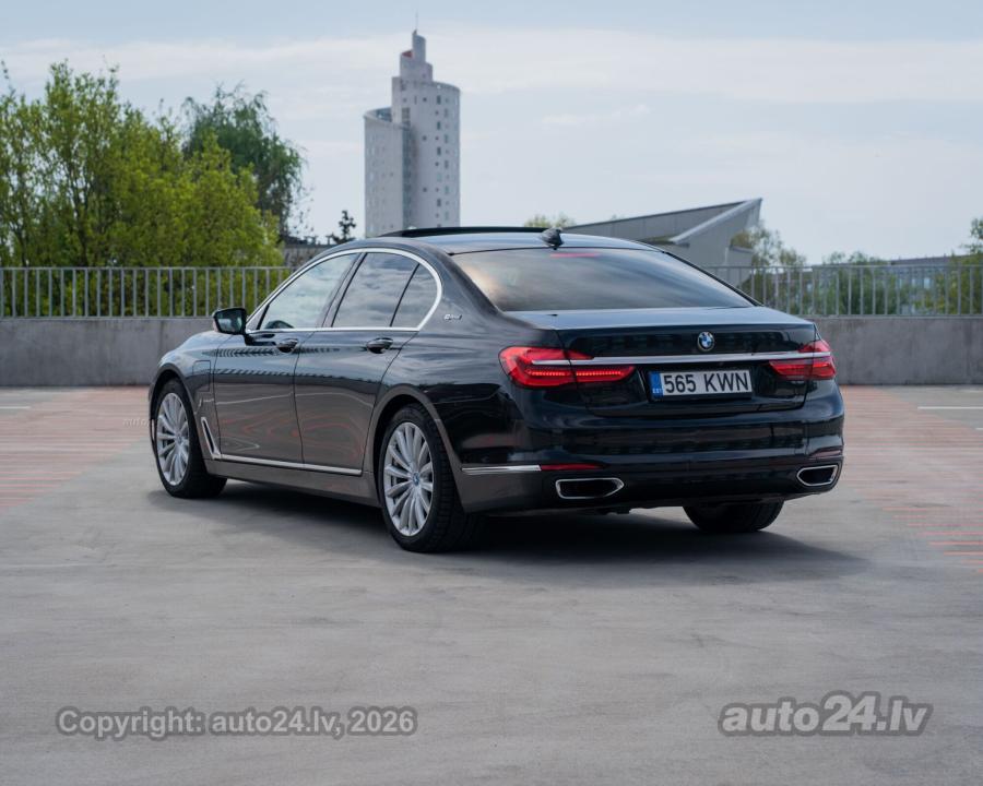 Melns BMW 7 Series 2017 Tallina, ar dzinēja tilpumu 2.00 L un nobraukumu 217 tūkst. km par 25500 €, foto 5 vietnē AUTOMOTO.COM.LV