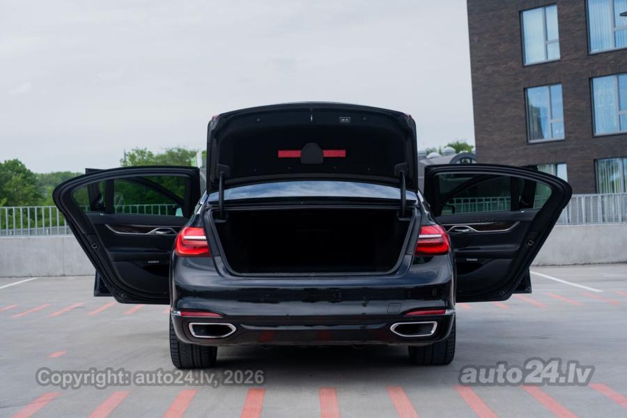 Melns BMW 7 Series 2017 Tallina, ar dzinēja tilpumu 2.00 L un nobraukumu 217 tūkst. km par 25500 €, foto 7 vietnē AUTOMOTO.COM.LV