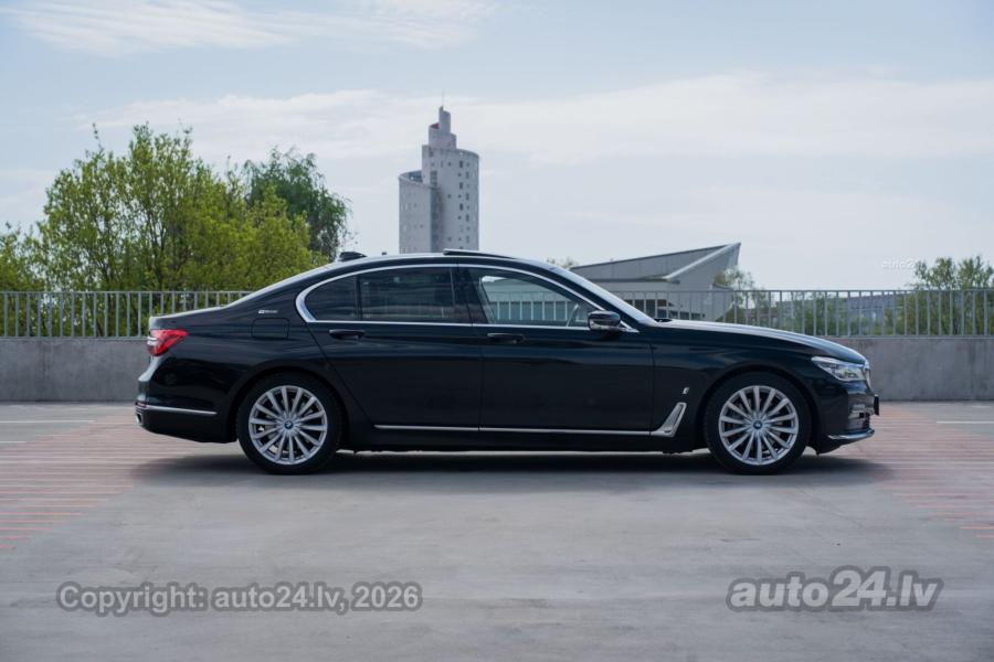 Melns BMW 7 Series 2017 Tallina, ar dzinēja tilpumu 2.00 L un nobraukumu 217 tūkst. km par 25500 €, foto 9 vietnē AUTOMOTO.COM.LV
