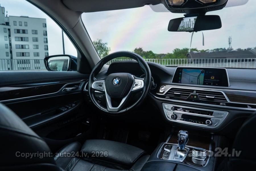 Melns BMW 7 Series 2017 Tallina, ar dzinēja tilpumu 2.00 L un nobraukumu 217 tūkst. km par 25500 €, foto 10 vietnē AUTOMOTO.COM.LV