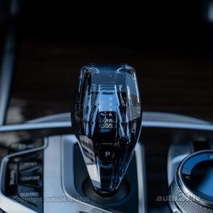 Melns BMW 7 Series 2017 Tallina, ar dzinēja tilpumu 2.00 L un nobraukumu 217 tūkst. km par 25500 €, foto 17 vietnē AUTOMOTO.COM.LV