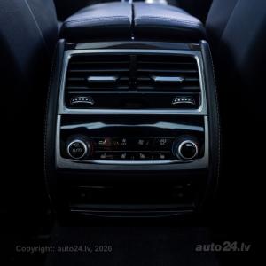 Melns BMW 7 Series 2017 Tallina, ar dzinēja tilpumu 2.00 L un nobraukumu 217 tūkst. km par 25500 €, foto 18 vietnē AUTOMOTO.COM.LV