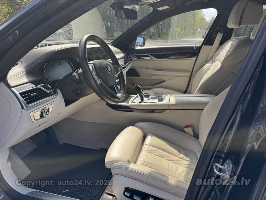Melns BMW 7 Series 2017 Tallina, ar dzinēja tilpumu 3.00 L un nobraukumu 108 tūkst. km par 29800 €, foto 9 vietnē AUTOMOTO.COM.LV