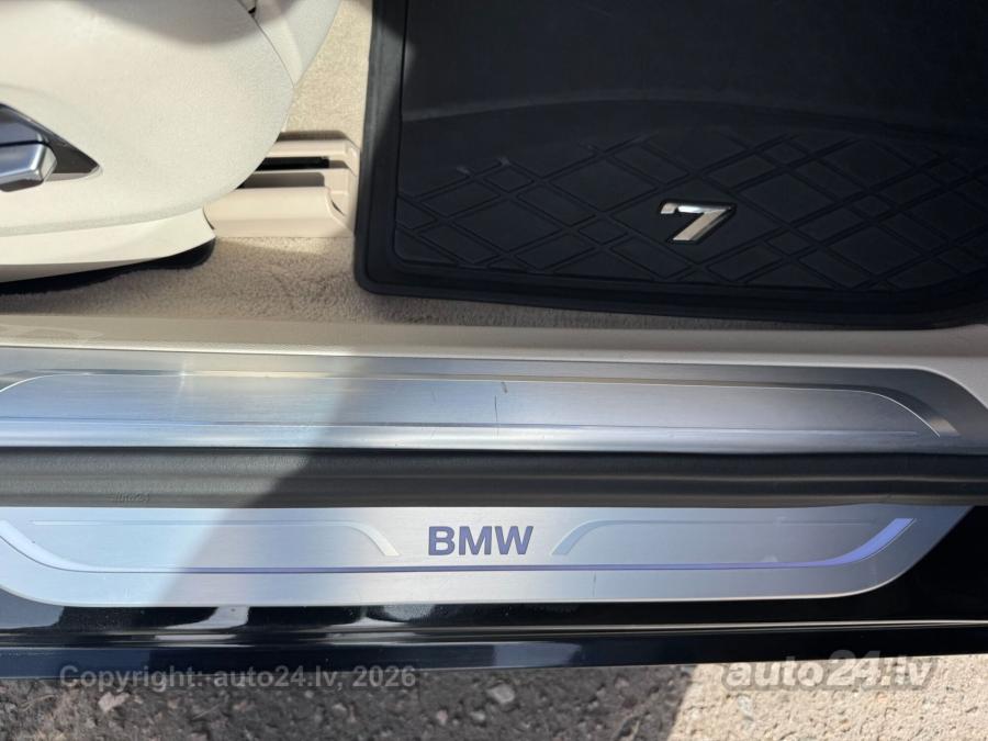 Melns BMW 7 Series 2017 Tallina, ar dzinēja tilpumu 3.00 L un nobraukumu 108 tūkst. km par 29800 €, foto 17 vietnē AUTOMOTO.COM.LV