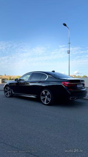Melns BMW 7 Series 2017 Tallina, ar dzinēja tilpumu 3.00 L un nobraukumu 240 tūkst. km par 28500 €, foto 7 vietnē AUTOMOTO.COM.LV