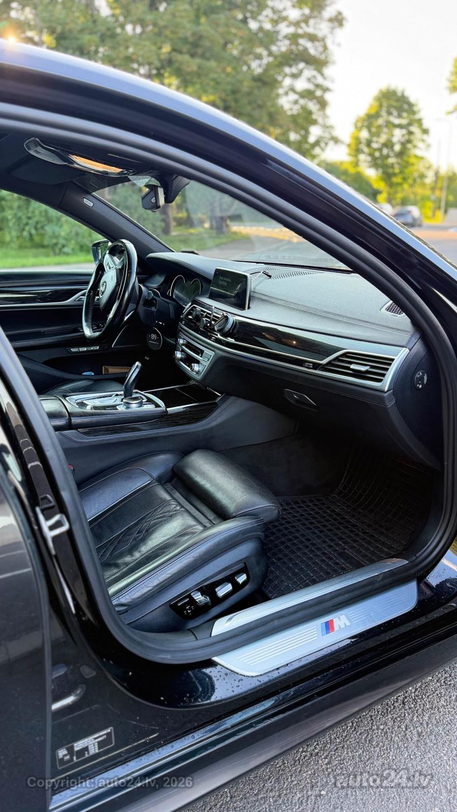 Melns BMW 7 Series 2017 Tallina, ar dzinēja tilpumu 3.00 L un nobraukumu 240 tūkst. km par 28500 €, foto 10 vietnē AUTOMOTO.COM.LV