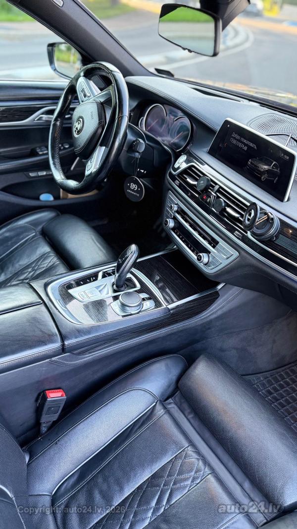 Melns BMW 7 Series 2017 Tallina, ar dzinēja tilpumu 3.00 L un nobraukumu 240 tūkst. km par 28500 €, foto 10 vietnē AUTOMOTO.COM.LV
