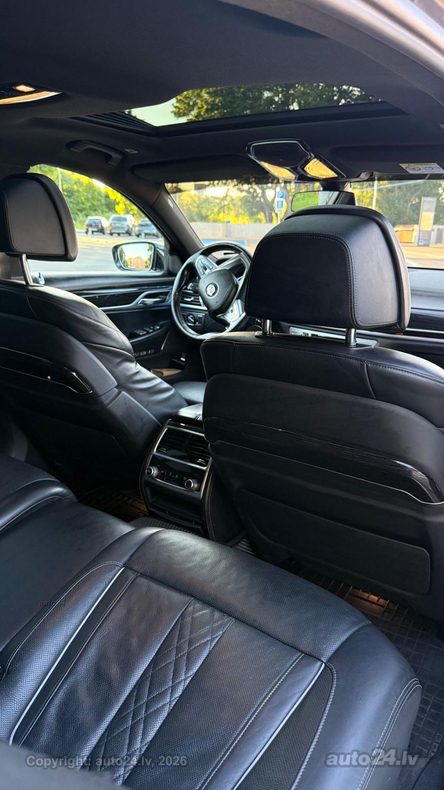 Melns BMW 7 Series 2017 Tallina, ar dzinēja tilpumu 3.00 L un nobraukumu 240 tūkst. km par 28500 €, foto 14 vietnē AUTOMOTO.COM.LV