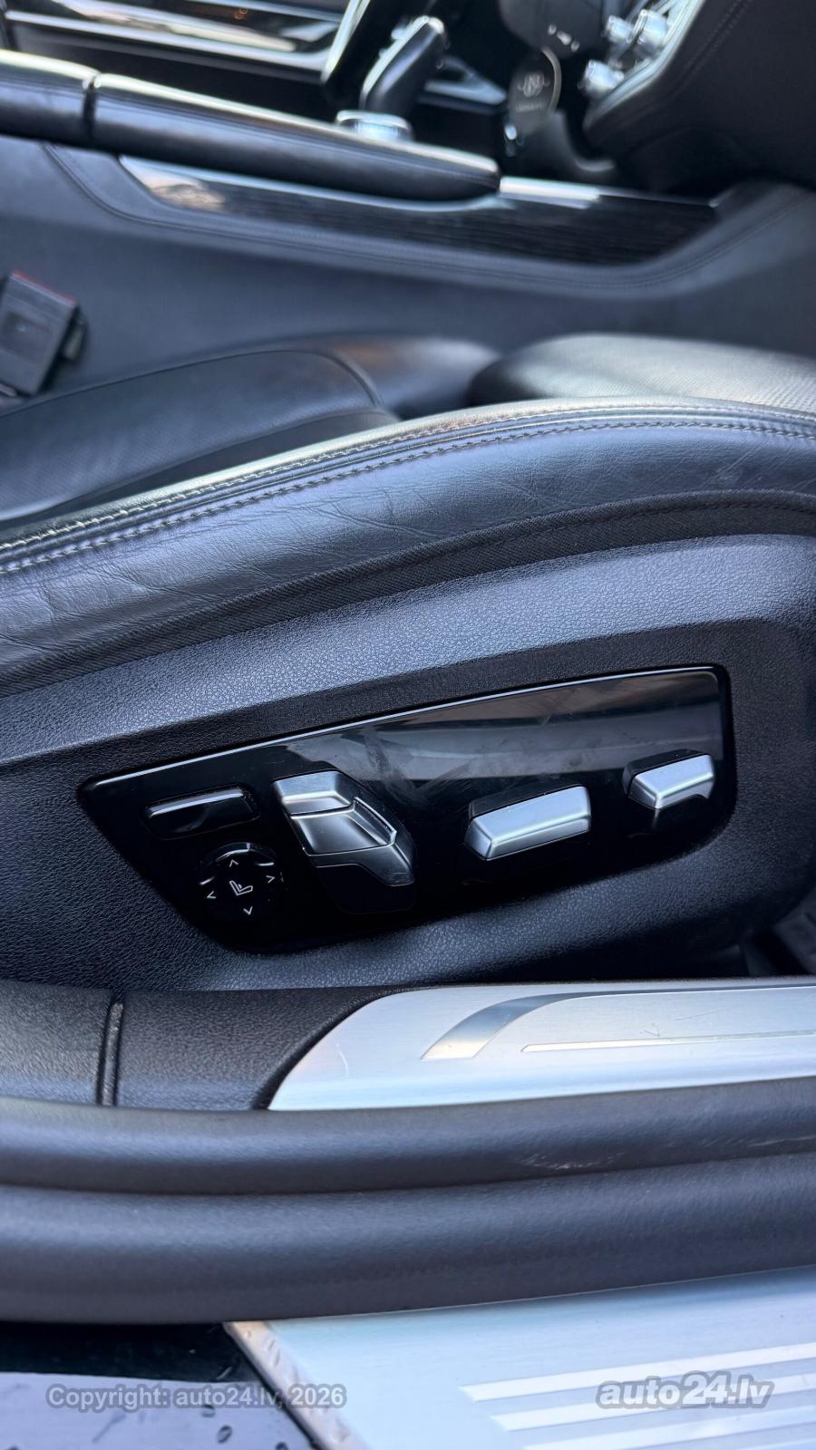 Melns BMW 7 Series 2017 Tallina, ar dzinēja tilpumu 3.00 L un nobraukumu 240 tūkst. km par 28500 €, foto 18 vietnē AUTOMOTO.COM.LV