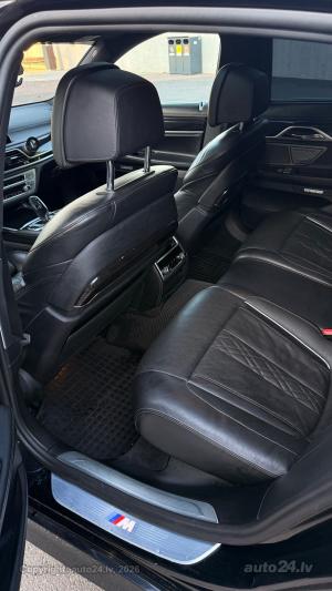 Melns BMW 7 Series 2017 Tallina, ar dzinēja tilpumu 3.00 L un nobraukumu 240 tūkst. km par 28500 €, foto 19 vietnē AUTOMOTO.COM.LV