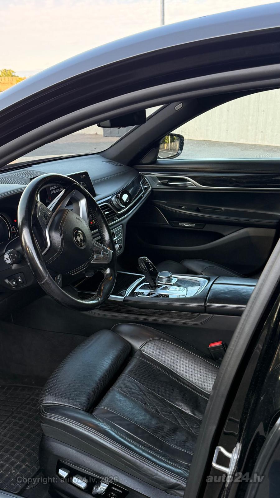 Melns BMW 7 Series 2017 Tallina, ar dzinēja tilpumu 3.00 L un nobraukumu 240 tūkst. km par 28500 €, foto 23 vietnē AUTOMOTO.COM.LV