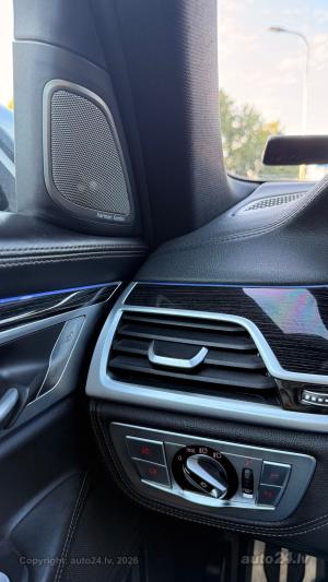 Melns BMW 7 Series 2017 Tallina, ar dzinēja tilpumu 3.00 L un nobraukumu 240 tūkst. km par 28500 €, foto 24 vietnē AUTOMOTO.COM.LV