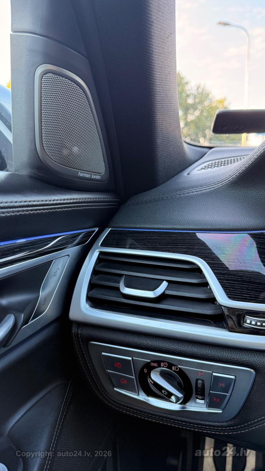 Melns BMW 7 Series 2017 Tallina, ar dzinēja tilpumu 3.00 L un nobraukumu 240 tūkst. km par 28500 €, foto 24 vietnē AUTOMOTO.COM.LV