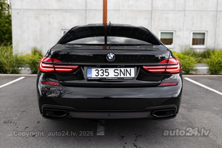 Black BMW 7 Series 2017 in Tallinn, with an engine capacity of 3.00 L and mileage of 214 thousand km for 25999 €, photo 7 on AUTOMOTO.COM.LV