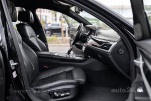 Black BMW 7 Series 2017 in Tallinn, with an engine capacity of 3.00 L and mileage of 214 thousand km for 25999 €, photo 10 on AUTOMOTO.COM.LV