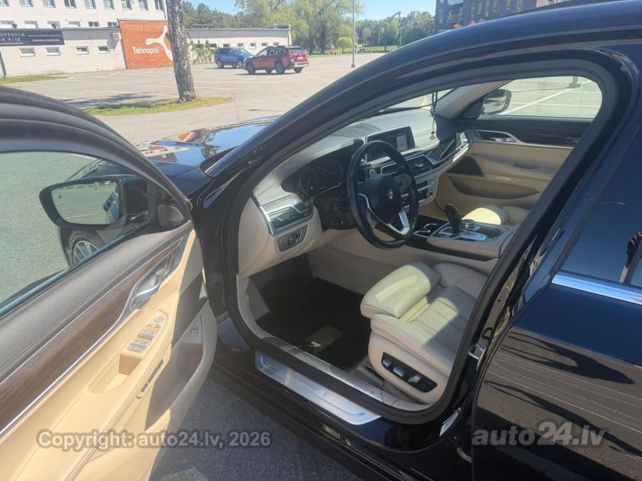 Black BMW 7 Series 2017 in Tallinn, with an engine capacity of 3.00 L and mileage of 137 thousand km for 28000 €, photo 8 on AUTOMOTO.COM.LV