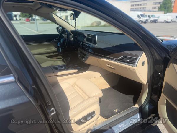 Melns BMW 7 Series 2017 Tallina, ar dzinēja tilpumu 3.00 L un nobraukumu 137 tūkst. km par 28000 €, foto 9 vietnē AUTOMOTO.COM.LV