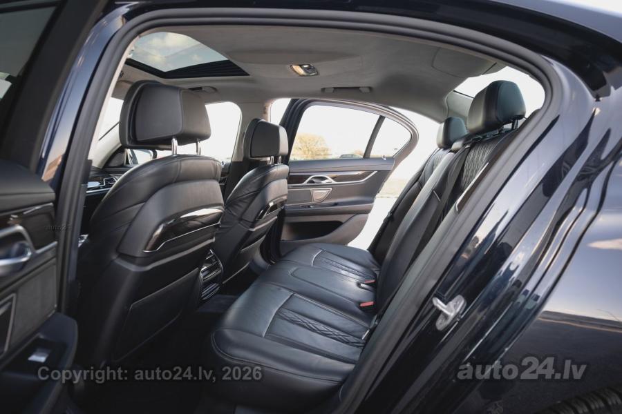 Melns BMW 7 Series 2018 Tartu, ar dzinēja tilpumu 3.00 L un nobraukumu 185 tūkst. km par 27499 €, foto 14 vietnē AUTOMOTO.COM.LV
