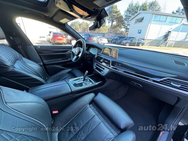 Melns BMW 7 Series 2018 Tallina, ar dzinēja tilpumu 4.40 L un nobraukumu 160 tūkst. km par 39800 €, foto 4 vietnē AUTOMOTO.COM.LV