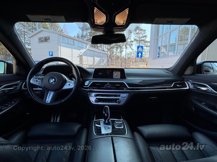 Melns BMW 7 Series 2018 Tallina, ar dzinēja tilpumu 4.40 L un nobraukumu 160 tūkst. km par 39800 €, foto 7 vietnē AUTOMOTO.COM.LV