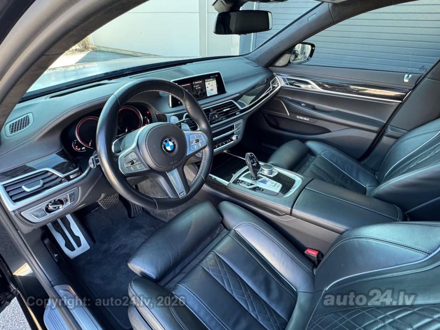 Melns BMW 7 Series 2018 Tallina, ar dzinēja tilpumu 4.40 L un nobraukumu 160 tūkst. km par 39800 €, foto 9 vietnē AUTOMOTO.COM.LV