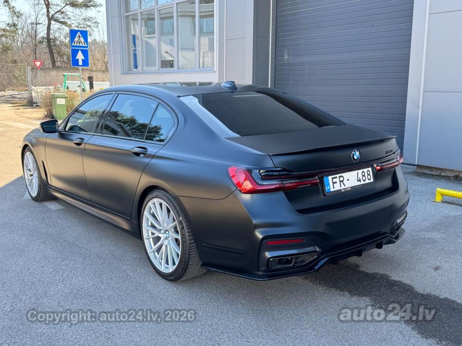 Melns BMW 7 Series 2018 Tallina, ar dzinēja tilpumu 4.40 L un nobraukumu 160 tūkst. km par 39800 €, foto 12 vietnē AUTOMOTO.COM.LV