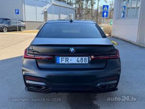 Melns BMW 7 Series 2018 Tallina, ar dzinēja tilpumu 4.40 L un nobraukumu 160 tūkst. km par 39800 €, foto 13 vietnē AUTOMOTO.COM.LV