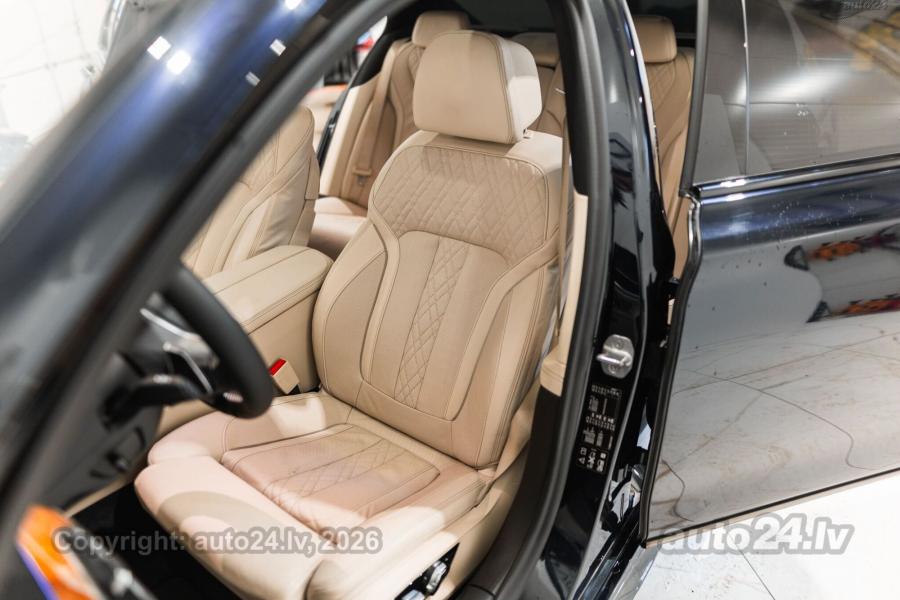 Melns BMW 7 Series 2018 Tallina, ar dzinēja tilpumu 3.00 L un nobraukumu 223 tūkst. km par 25990 €, foto 15 vietnē AUTOMOTO.COM.LV