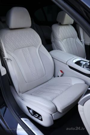 Black BMW 7 Series 2019 in Tartu, with an engine capacity of 3.00 L and mileage of 124 thousand km for 46000 €, photo 19 on AUTOMOTO.COM.LV