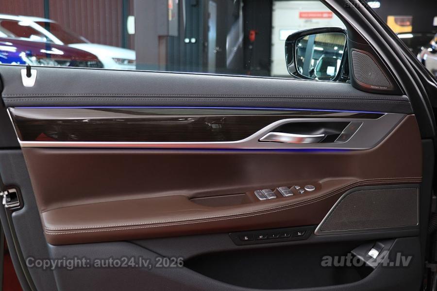Black BMW 7 Series 2019 in Tallinn, with an engine capacity of 3.00 L and mileage of 88 thousand km for 42995 €, photo 10 on AUTOMOTO.COM.LV