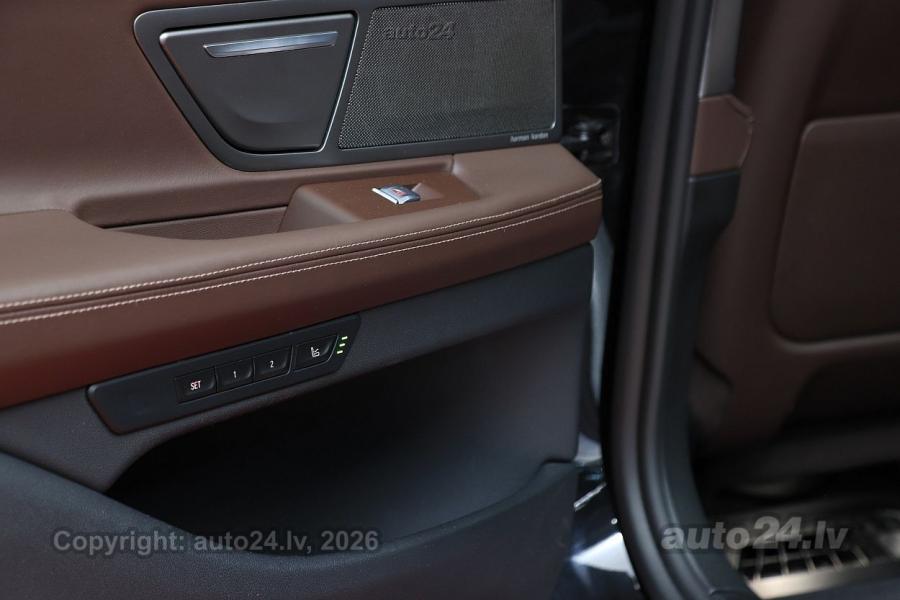Black BMW 7 Series 2019 in Tallinn, with an engine capacity of 3.00 L and mileage of 88 thousand km for 42995 €, photo 15 on AUTOMOTO.COM.LV