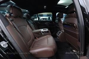 Black BMW 7 Series 2019 in Tallinn, with an engine capacity of 3.00 L and mileage of 88 thousand km for 42995 €, photo 16 on AUTOMOTO.COM.LV