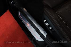 Black BMW 7 Series 2019 in Tallinn, with an engine capacity of 3.00 L and mileage of 88 thousand km for 42995 €, photo 19 on AUTOMOTO.COM.LV