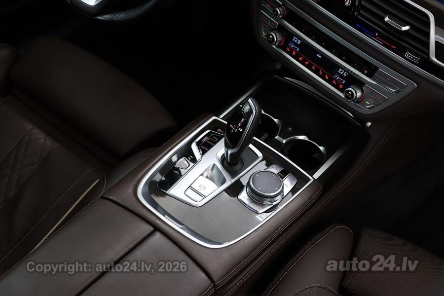 Black BMW 7 Series 2019 in Tallinn, with an engine capacity of 3.00 L and mileage of 88 thousand km for 42995 €, photo 27 on AUTOMOTO.COM.LV